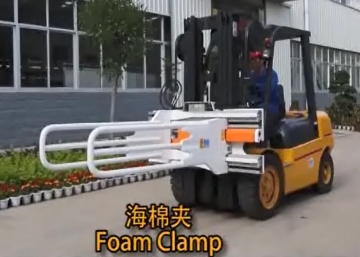 900kg 1000kg Capacity Foam Clamp Forklift Attachments Self Lubricating ...